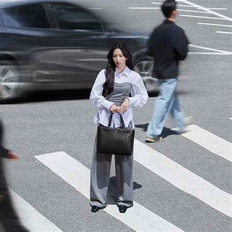 Tumi Perkenalkan Koleksi Fall24 Bersama Mun Ka Young