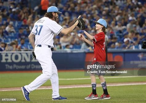 Jason Grilli Of The Toronto Blue Jays High Fives His Son Jayse Grilli News Photo Getty Images