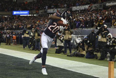 Chicago Bears Caleb Williams Trusts Jahdae Walker In Do Or Die Moment
