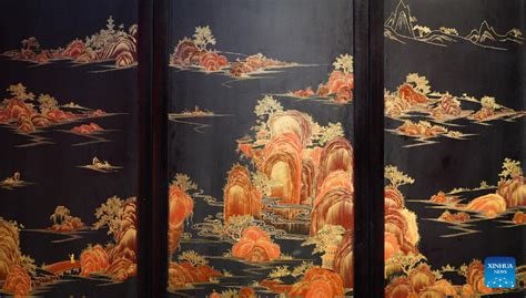 Pic Story Inheritor Of Gold Lacquer Inlay Art Xinhua