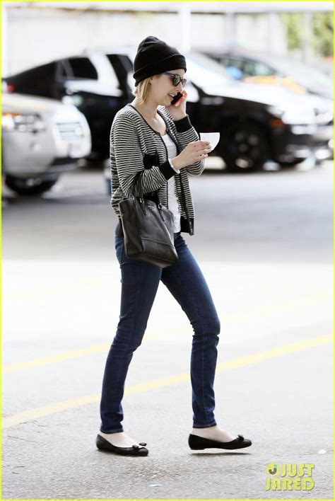 Emma Roberts Engagement Ring Is The Perfect Accessory For Outing With