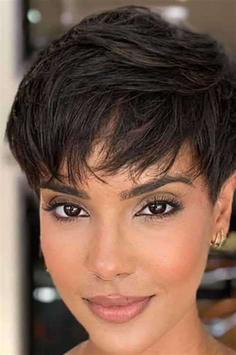 26 Short Edgy Pixie Haircut Ideas For 2025 The Mom Beauty