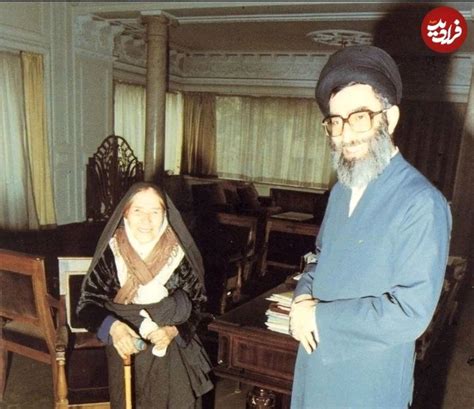 سفر در زمان؛ رهبر انقلاب در کنار مادرشان خدیجه میردامادی؛ دهه 60