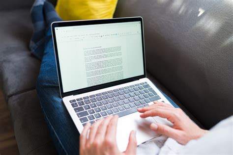 How To Write Catchy Research Paper Titles With Examples