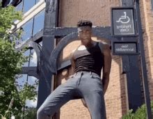 Thrusting S Tenor