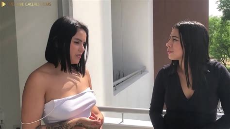 Trio Cachondo De Madrastra E Hijastra Se Follan Al Novio De Su