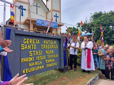 Gereja St Gregorius Stasi Nuak Paroki Yesus Tersalib Nanga Taman