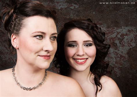 Mutter Und Tochter Foto And Bild Portrait Portrait Frauen Studio