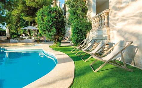 Es Baulo Petit Gewoon Vanaf Eindhoven Airport