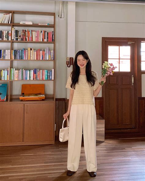 Store Us 🏷 코튼캔디 트위드 블라우스 사랑스러운 색감이 모여있는 블라우스 입니다