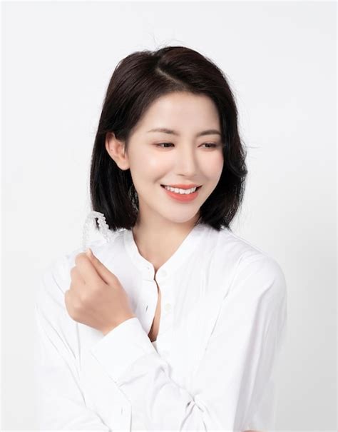 Premium Photo Image Of A Woman Wearing Braces Clear Braces White Natural Braces