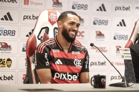 Juninho Vira Alvo De Outros Clubes E Decisão De Deixar O Flamengo Está