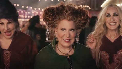 See An Iconic Hocus Pocus Star Back From The Dead Giant Freakin Robot