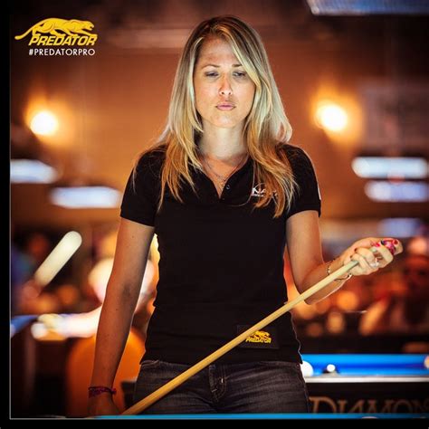 Gail Robles プレデターキューズ