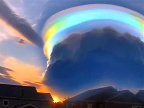 Iridescent Cloud Himalaya