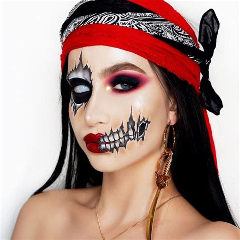 𝐏𝐢𝐧𝐭𝐞𝐫𝐞𝐬𝐭 𝐛𝐨𝐮𝐣𝐞𝐛𝐚𝐫𝐛 🎃 Pirate Makeup Halloween Costumes Makeup Makeup