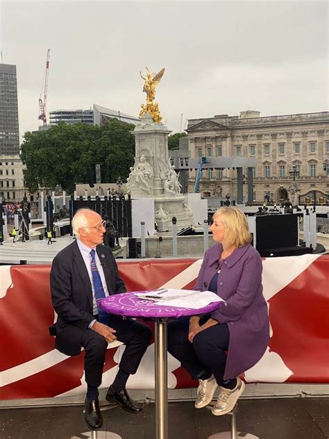 Royal Commentator Dickie Arbiter