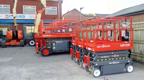 Going Up… Smiths Hire Invest A Further £200 000 In Skyjack Powered