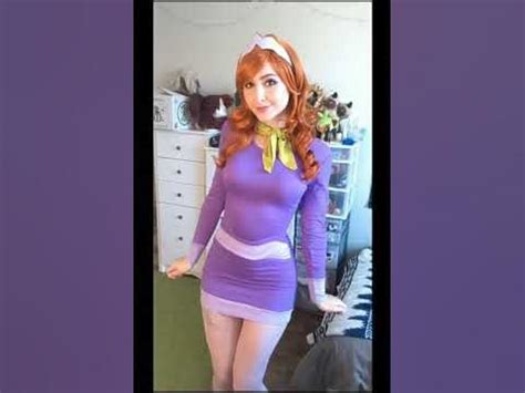 Sexy Daphne Cosplays Stomach Growling Youtube
