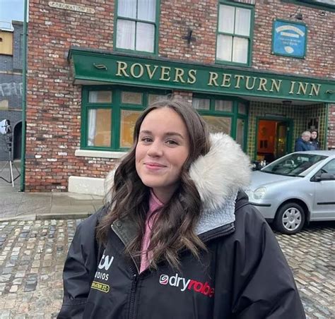 Strictly S Ellie Leach Famous Co Star Cousin Split From Influencer