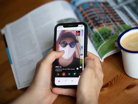 People Say They Re Deleting Their Dating Apps Citing Terrible Experiences And Oversaturation