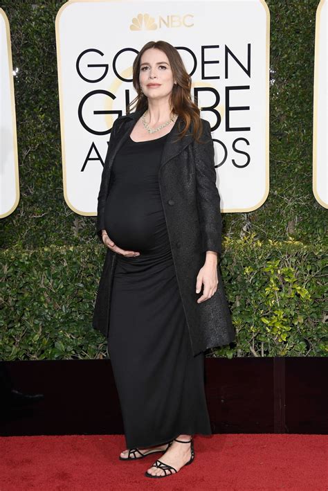 Saffron Burrows Outfits And Style Photos • Celebmafia