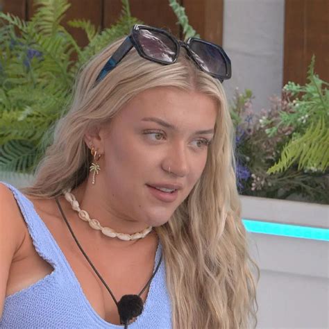 Molly Markss Instagram Twitter And Facebook On Idcrawl