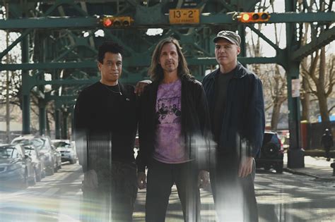 nieuwe single quicksand missile command