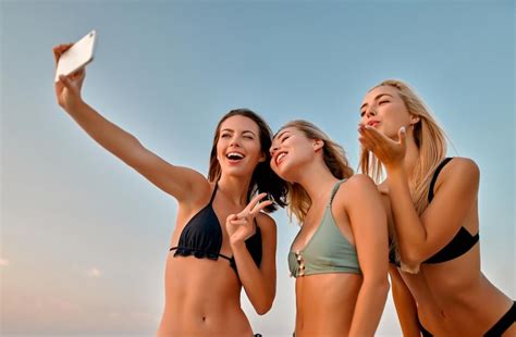 Girls Taking Selfies Bikinis Images Free Download On Freepik