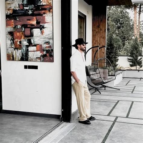 Ehsanbakhshi • Threads Say More