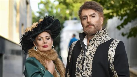 عاطفه رضوی و حامد کمیلی در پشت صحنه تئاتر فردریک عکس