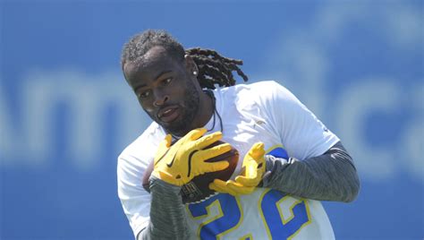 Najee Harris Und Jaylen Warren Kämpfen Um Die Vorherrschaft Im