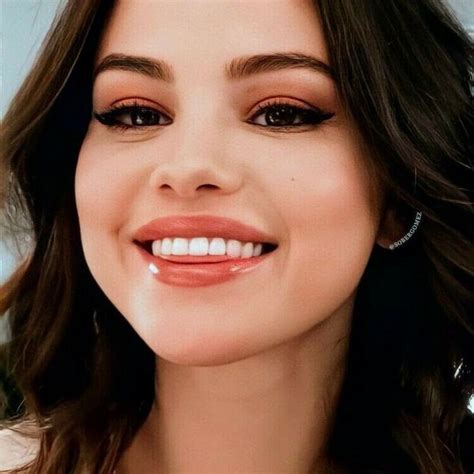 Pin Em Selena Gomez