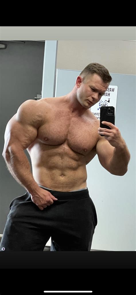 Growing My Furr In Ill Be A Buff Bear R Chesthairporn