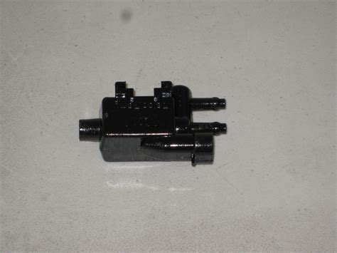 Chevy Gmc Vapor Canister Purge Vacuum Switch Control Valve Solenoid Oem