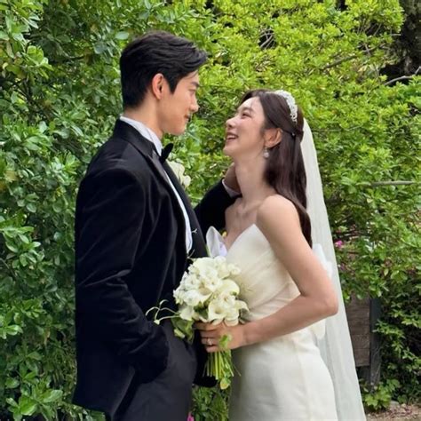 Lee Joo Bin And Kwak Dong Yeon Korean Couple Photoshoot Kwak Dong Yeon