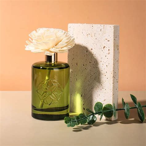 Fragrant Flower Essential Oil Diffuser Aroma Sticks Pure Essential Oil Reed Diffuser With Reed