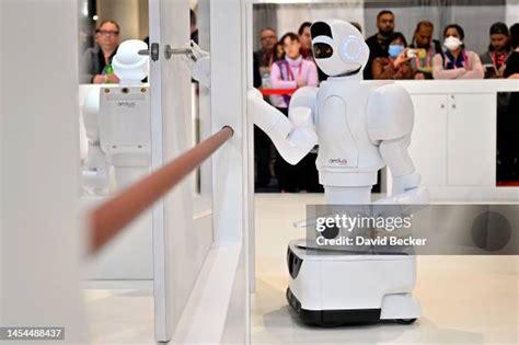 Multi Robot Photos And Premium High Res Pictures Getty Images