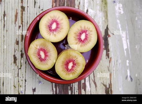 Pink Kiwi The Unique Fruit Capturing Global Interest