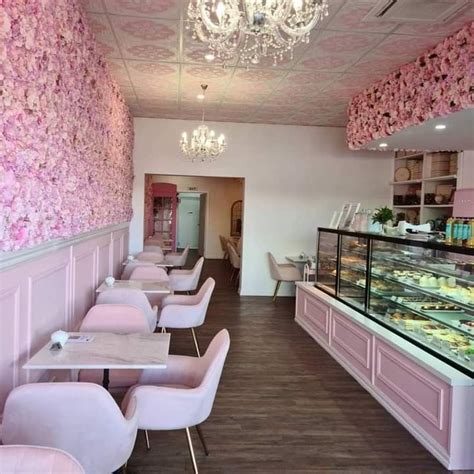 Pin By Zerrin M On Ev Fikirleri Cafe Interior Design Bakery Shop
