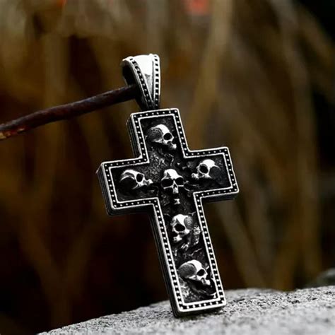 Hooun Mens Punk Gothic Silver Skull Cross Coffin Pendant Necklace