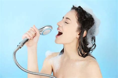 2 Best Ways To Shower Without Getting Hair Wet Save Your Time