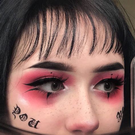 Emo Makeup Hooded Eyes At Savannah Buckmaster Blog