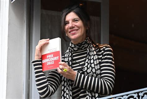 جایزه گنکور در دستان سیزدهمین نویسنده زن قرار گرفت همشهری آنلاین