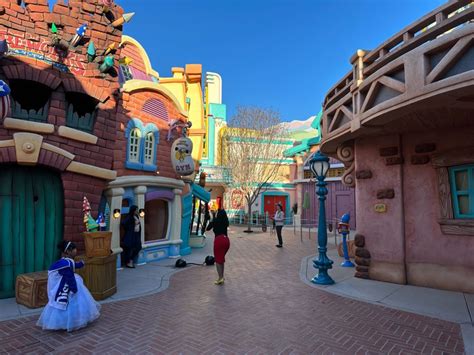 Photos First Look Inside Reimagined Mickeys Toontown At Disneyland Wdw News Today
