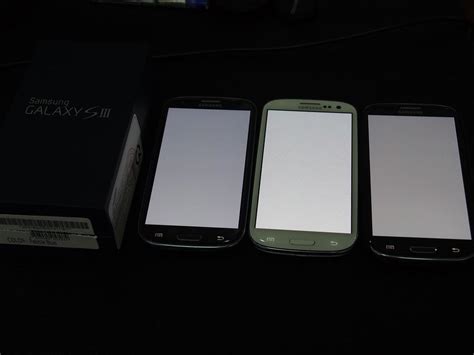 Galaxy S3 Display Problem! Pink tint + ink marks confirmed ... | Page ...