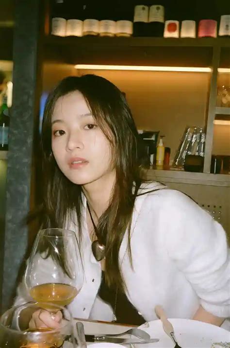 《李庚希》手机壁纸 氛围感壁纸 精选壁纸「哲风壁纸」