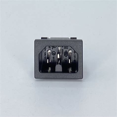 Iec C15 Male Connector 10a 250vac Snap In