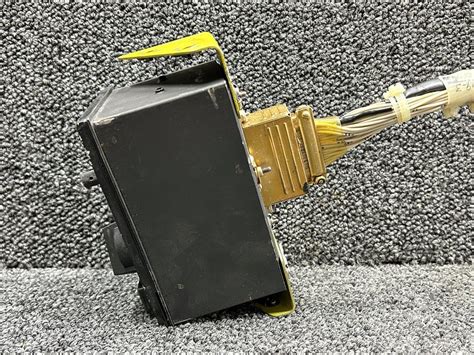 Bendix Gps Controller Unit With Mounting Brackets Used Airplane Parts