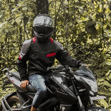 karthi🪄 (@turbotoxy) • Threads, Say more